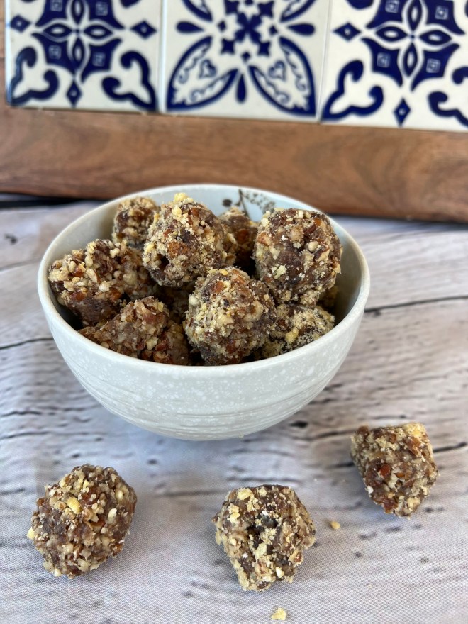 Delicious Four Ingredient Date Balls! | Sam Eats Her Nutrients